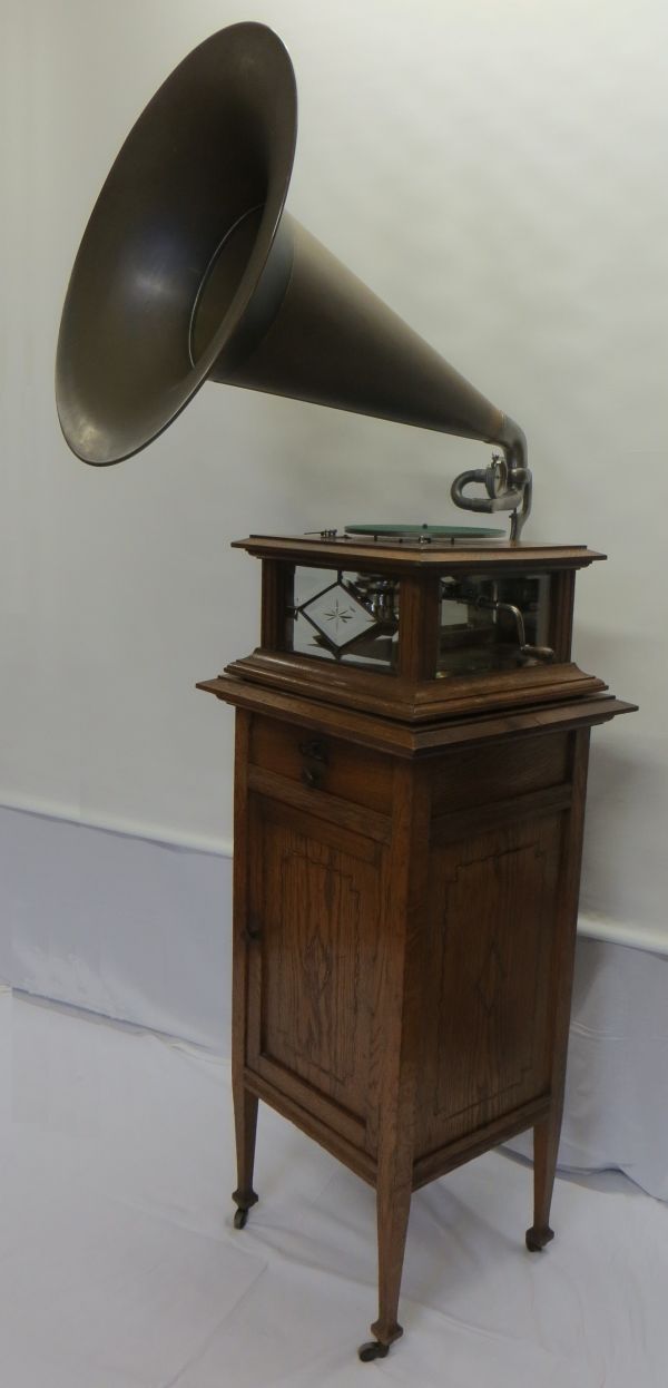 Foren / Trichtergeräte / Trichtergrammophon mit Glas-Seiten-Gehäuse und ...